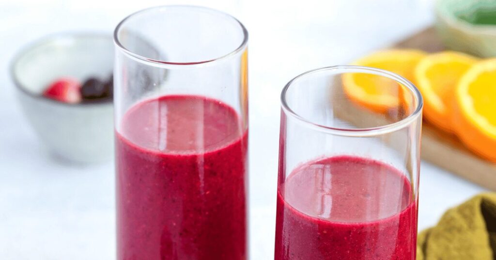 Berry, Cabbage & Almond Smoothie - Farmacy Counter