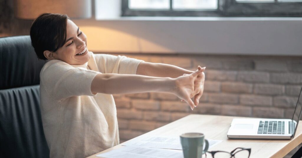 The 5-Minute Midday Desk Stretch - Farmacy Counter